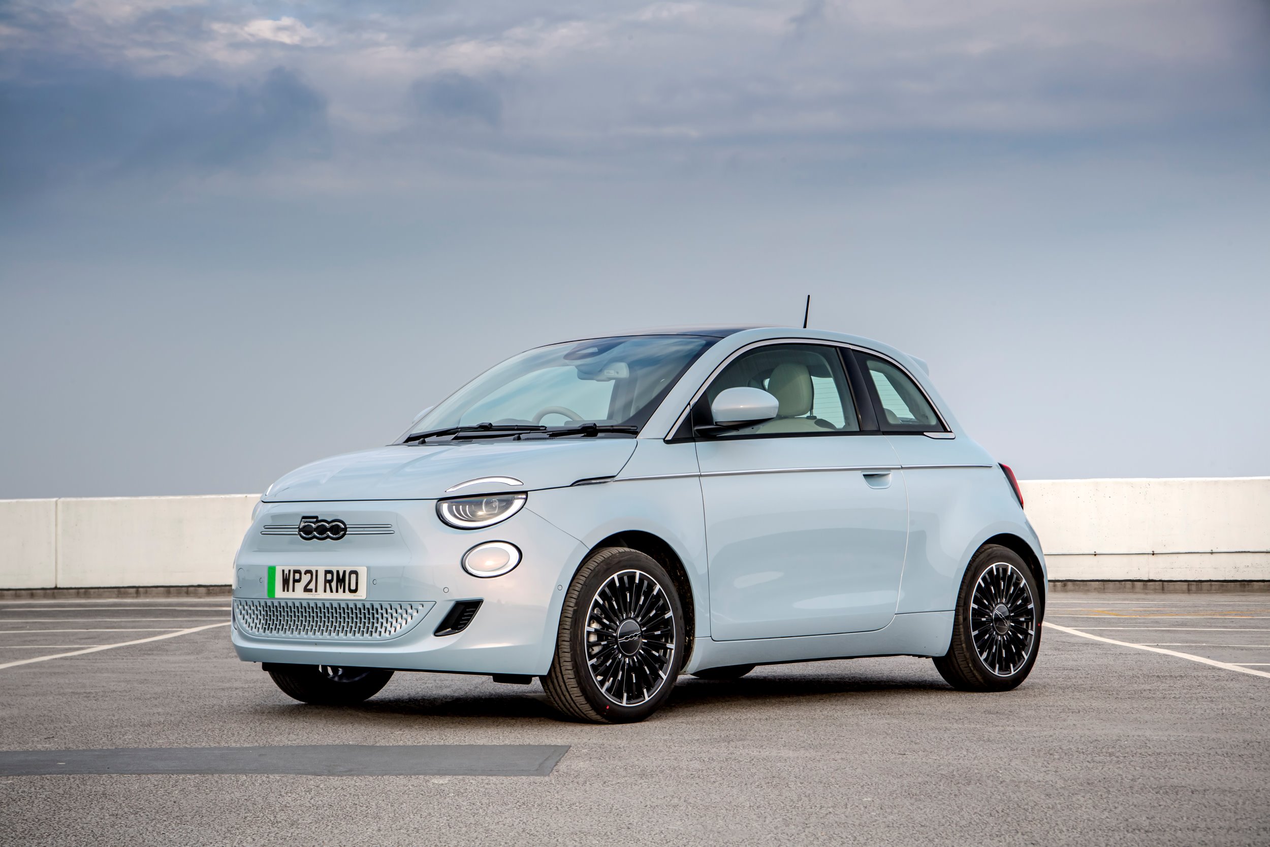 Carwow fiat 500e store